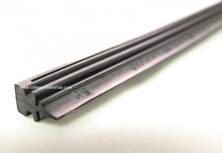 Genuine Honda Wiper Insert (575mm) - 76623-SNA-A12